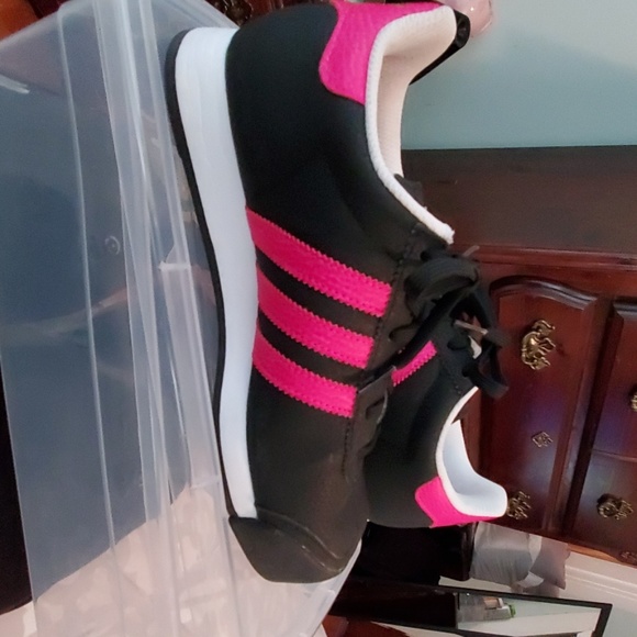 adidas | Shoes | Blk Pink Adidas Somas | Poshmark